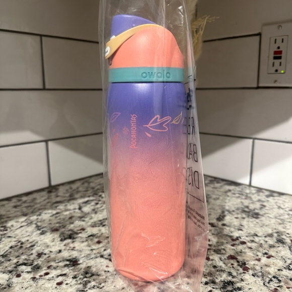 owala | Kitchen | Owala Color Drop Colors Of The Wind 32ounce Freesip ...